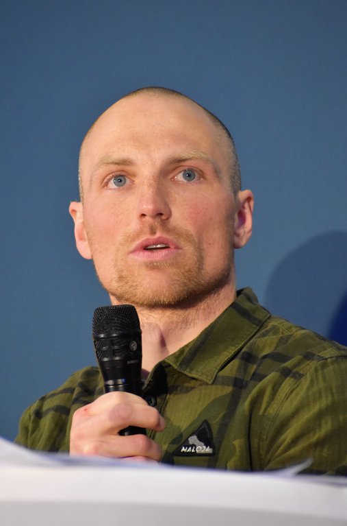 "Heroes of the biathlon" continues: Erik Lesser chats from the sewing ...